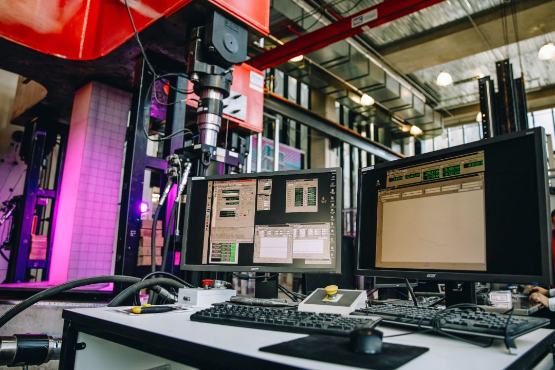 Smart Structures Laboratory | Swinburne